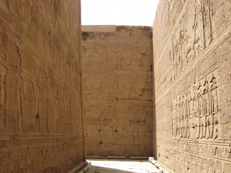 Edfu Travel Guide | Horus Temple | Egypt